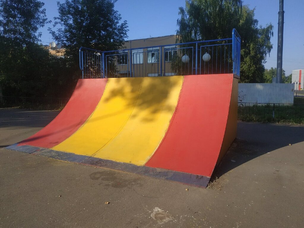 Spor alanı Скейт-парк, Serpuhov, foto
