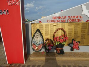 Участникам Великой Отечественной войны (Perm Territory, Kosinskiy munitsipalny okrug, derevnya Chazyovo), anıt, heykel  Permski krayından
