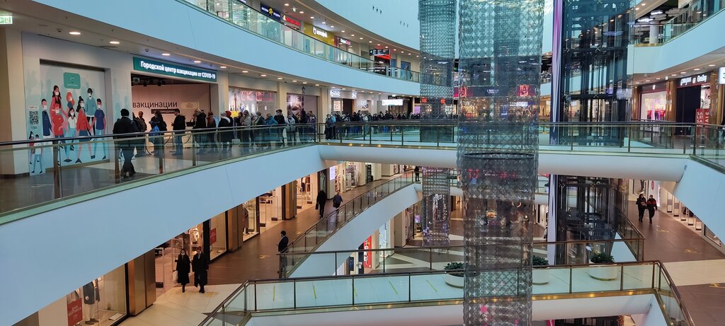 Aşılama noktası Пункт вакцинации в ТРЦ Галерея, Saint‑Petersburg, foto