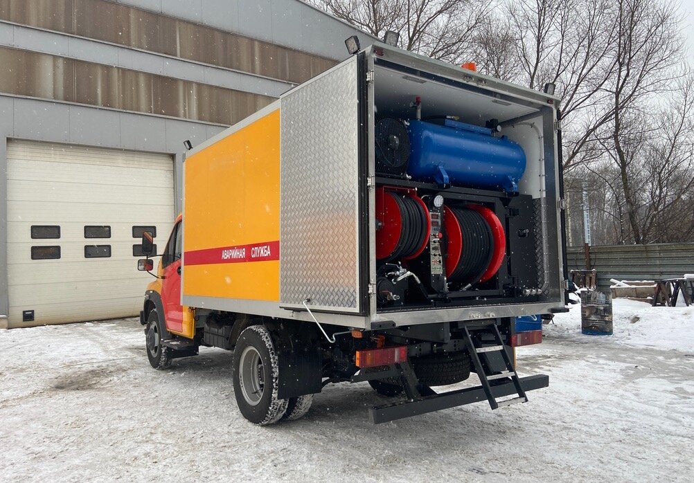 Özel üretim araç ve ekipmanları Ruskomtech, Moskova, foto