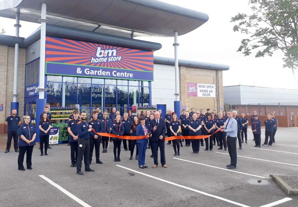 Şans oyunları B&m Home Store with Garden Centre, Mold, foto