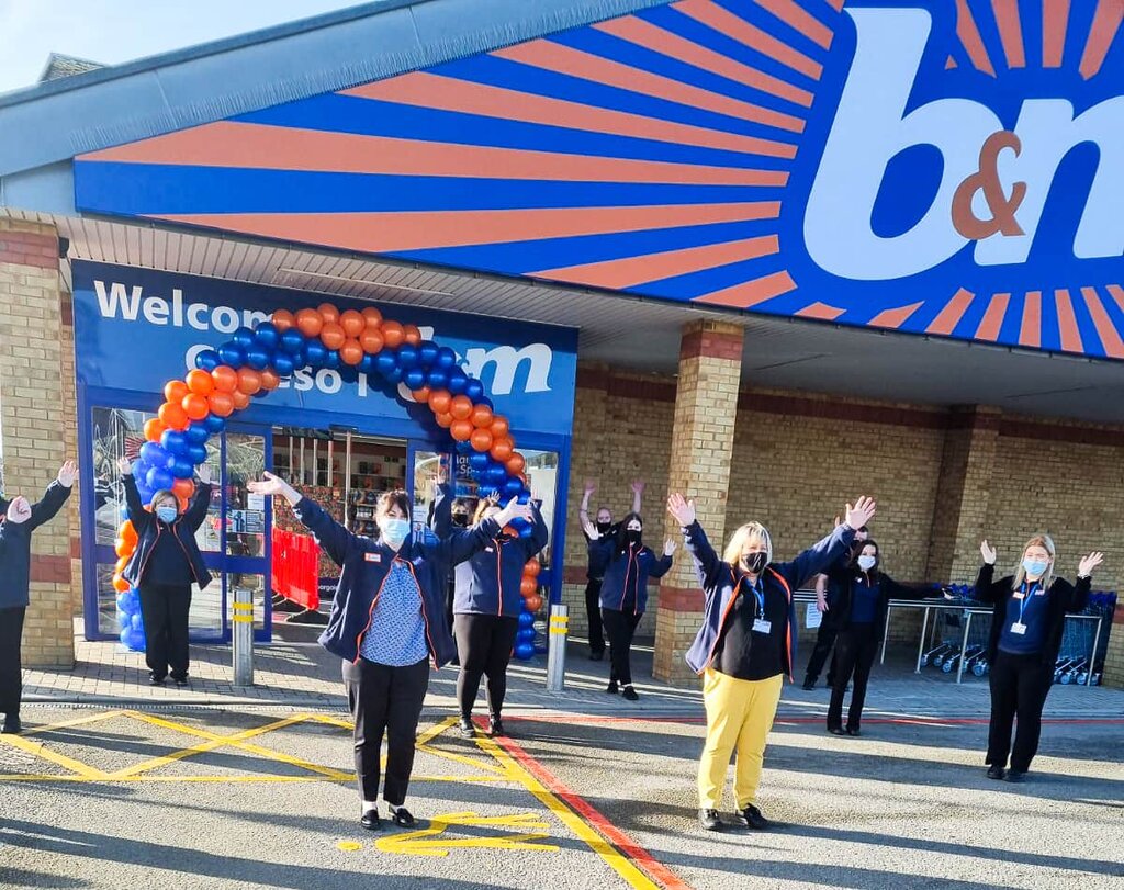 i̇ndirim ve fırsat sistemleri B&m Store, Galler, foto