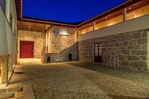 Casa do Outeiro (Braga, Vieira do Minho), otel  Braga'dan