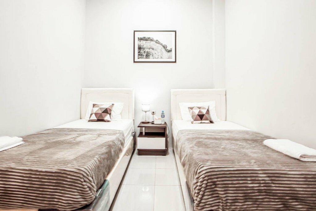 Otel Krisan Guest House Syariah RedPartner, , foto