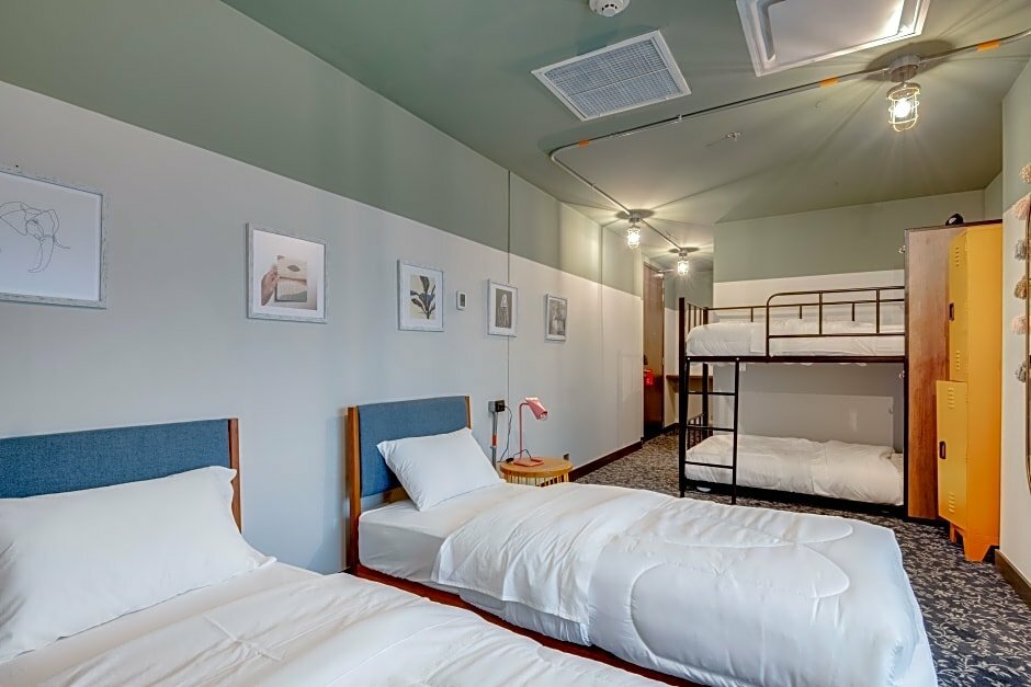 Otel Selina Athens Theatrou, Atina, foto