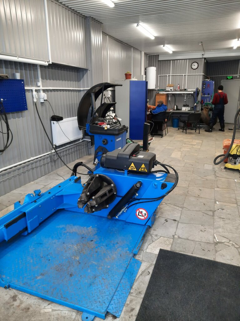 Oto lastik tamiri Tekhnobaza, Nijnekamsk (Tüben Kama), foto