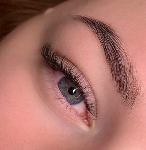 Kaş ve kirpik salonu Favoritca, Moskova, foto