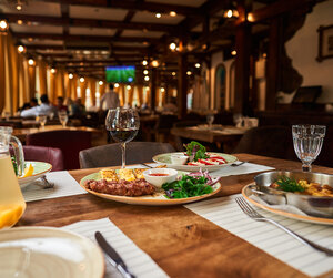 Bakinskiy Bulvar (Andropova Avenue No:вл21А, Moscow), restoran  Moskova'dan