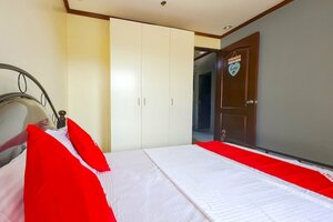 Oyo 794 Regatta Residences (National Capital Region, City of San Juan), otel  Dünya'dan