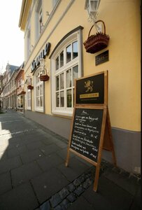 Hotel Gasthaus Zur Krone (North Rhine-Westphalia, Rhein-Sieg-Kreis, Hauptstraße), otel  Alfter'den