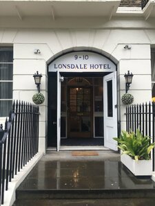 Lonsdale Hotel (9-10 Bedford Place), otel  Londra'dan