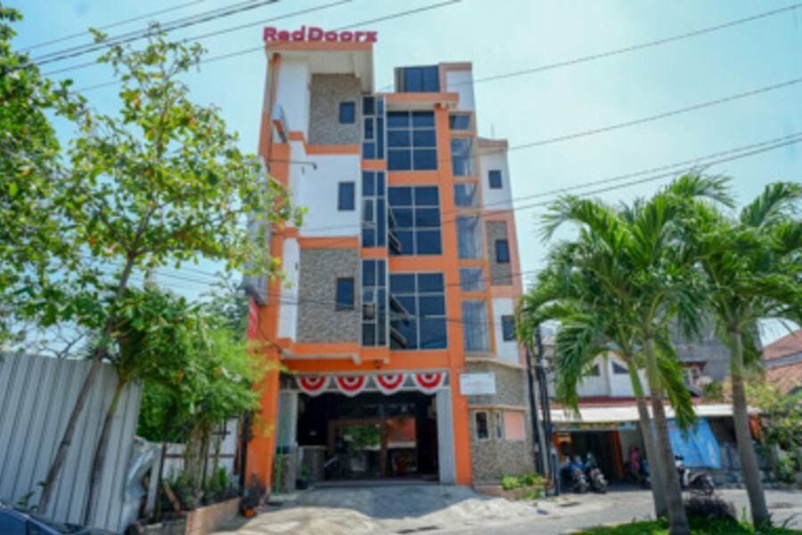 Otel RedDoorz Plus near Ciputra Mall Simpang Lima 2, Semarang, foto