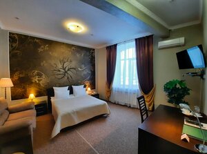 U Kremlya (Sovetskaya ulitsa No:1А, Syzran), otel  Syzran'dan