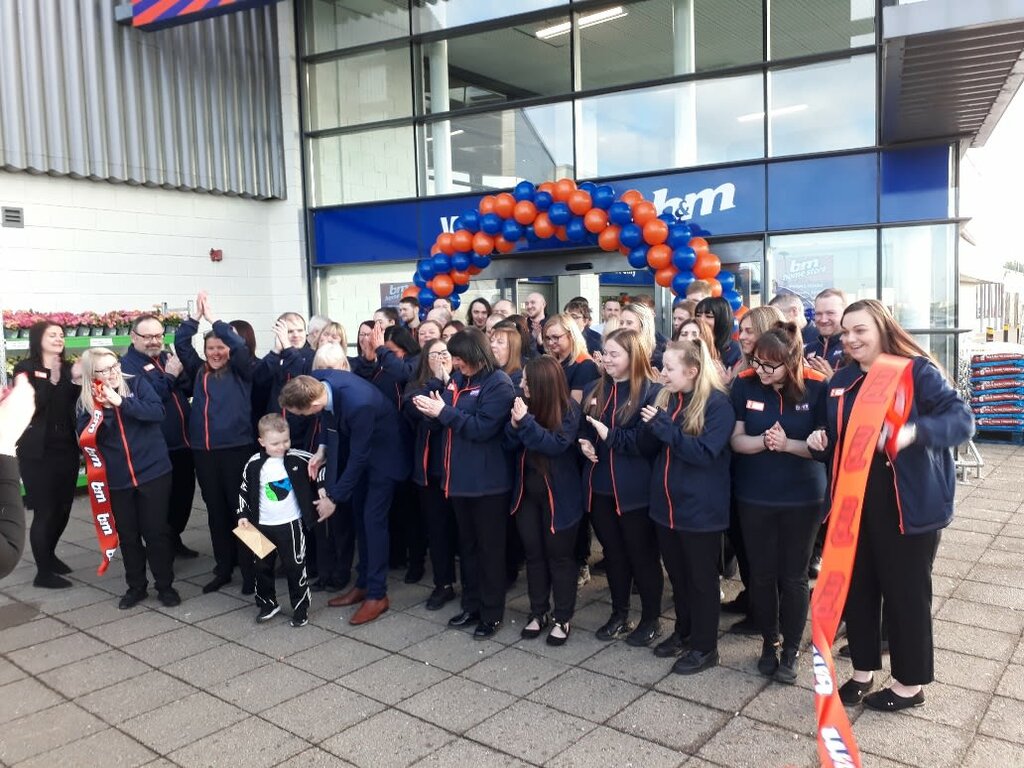 Şans oyunları B&m Home Store with Garden Centre, Glasgow, foto