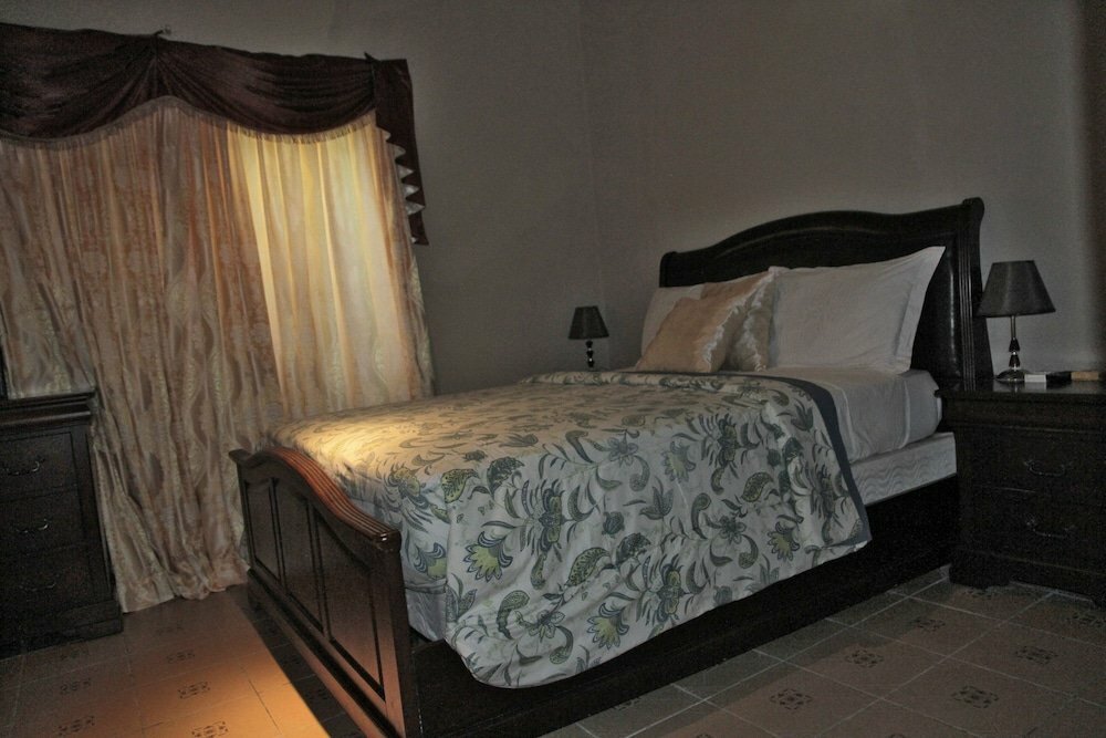 Otel Occasions, Freetown, foto