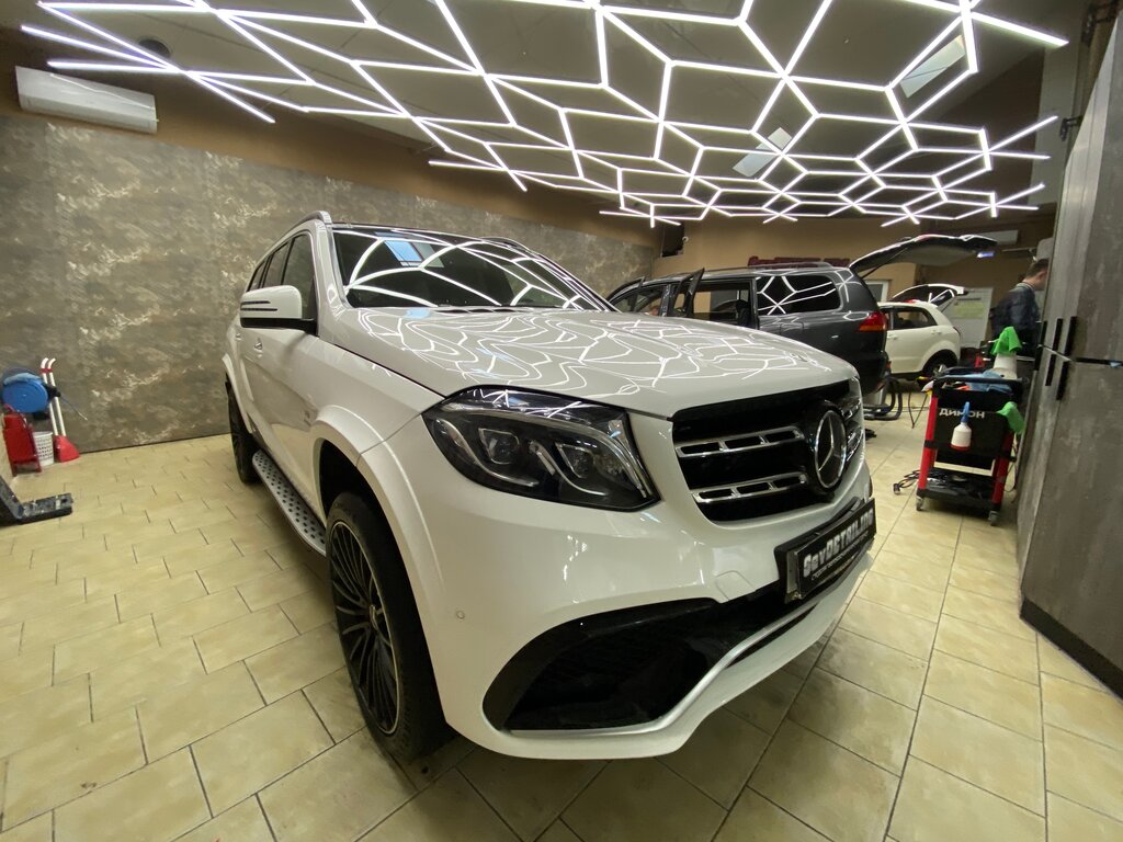 Otomobil servisi Full House, Sevastopol, foto