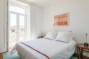 Renovated Charming Apartment with view in Santos (Dom Carlos I Avenue No:118), otel  Lizbon'dan