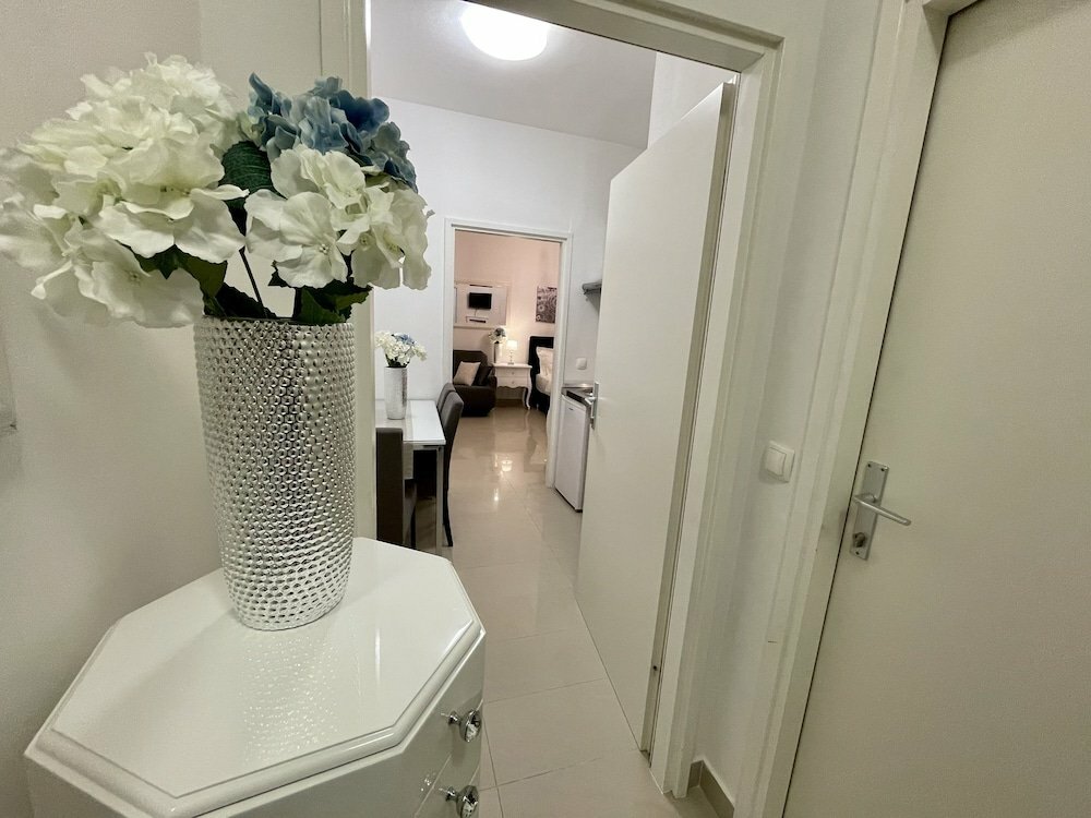 Otel Central Square Guest House, Zadar, foto