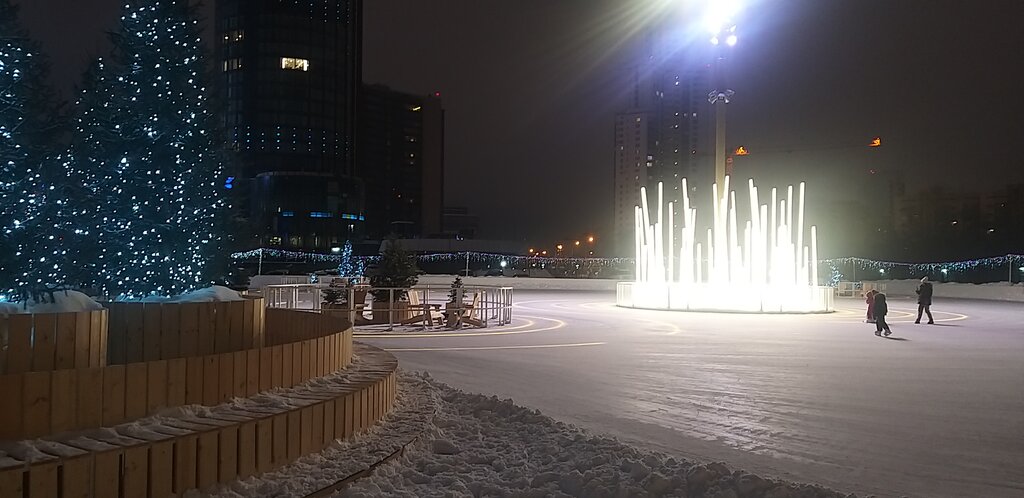 Buz pateni pistleri Skating rink, Yekaterinburg, foto