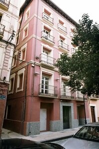 Apartamentos Auhabitat Zaragoza (Calle Ramón Pignatelli No:11, Zaragoza, Ciudad de Zaragoza), otel  Zaragoza'dan