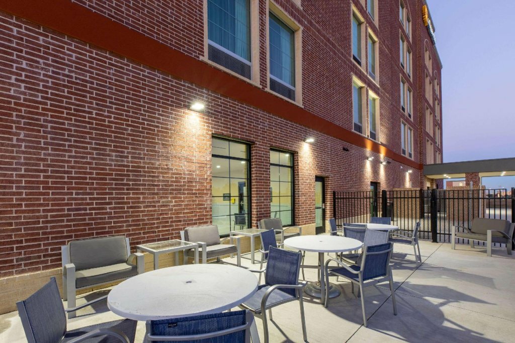 Otel La Quinta Inn & Suites Frisco Fieldhouse North, Frisco, foto