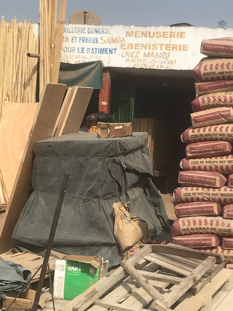 ATM'ler Menusierie chez samba, Bouake, foto
