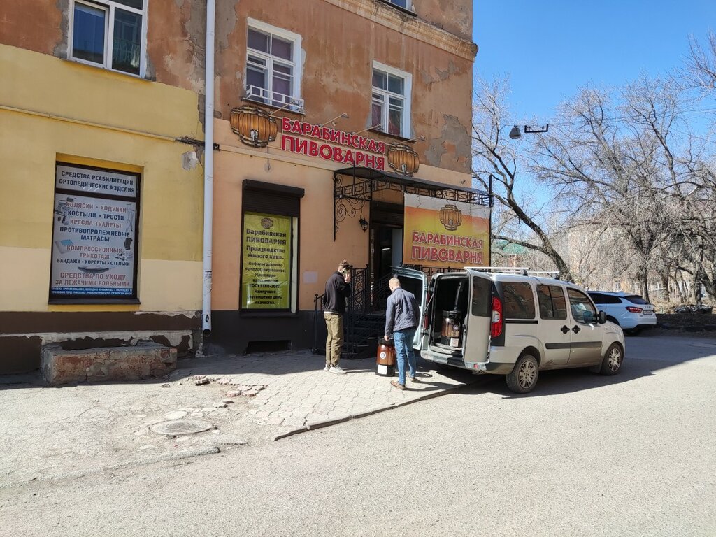 Bira dükkanı Барабинская пивоварня, Omsk, foto