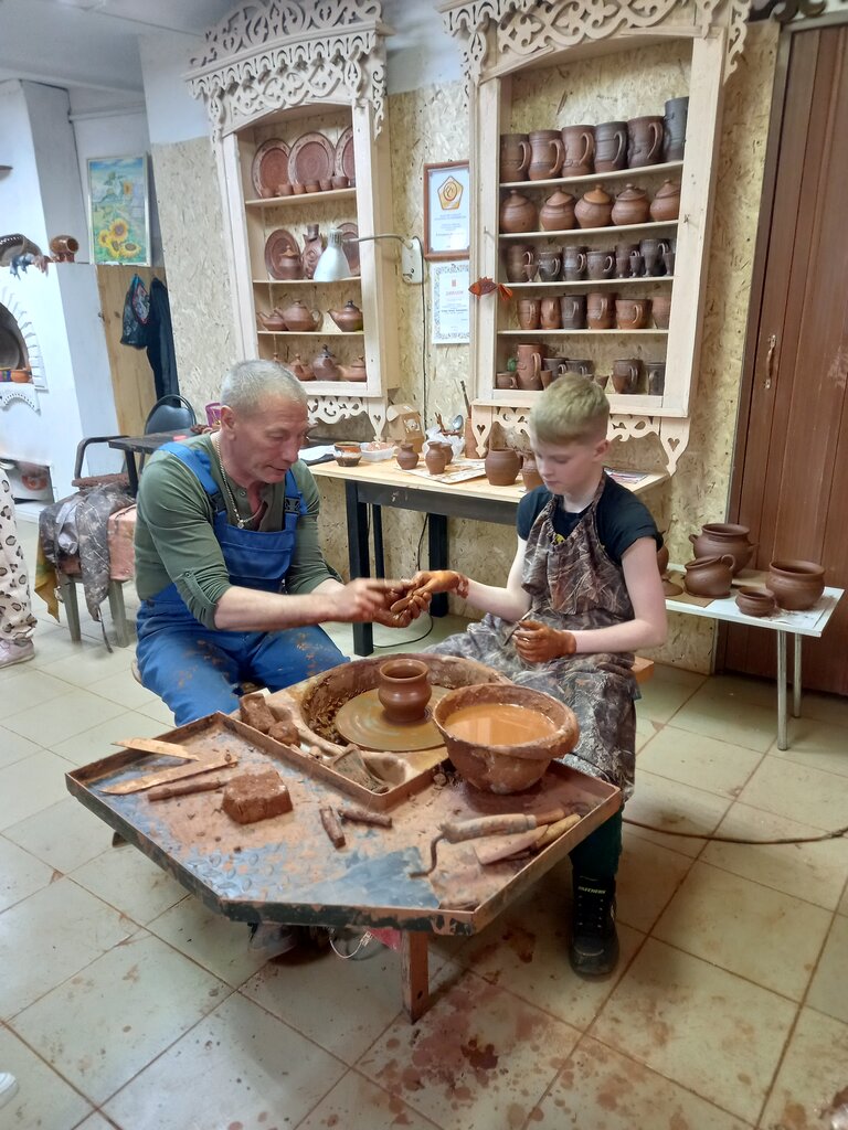 Meslek kursları Студия керамики, Ugliç, foto