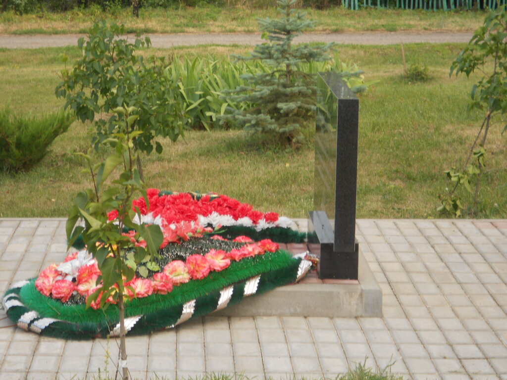 Anıt, heykel Памятный знак землякам-участникам Великой Отечественной войны, Belgorodskaya oblastı, foto
