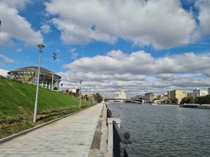 Смотровая площадка (Moscow, Kosmodamianskaya Embankment), seyir terası  Moskova'dan