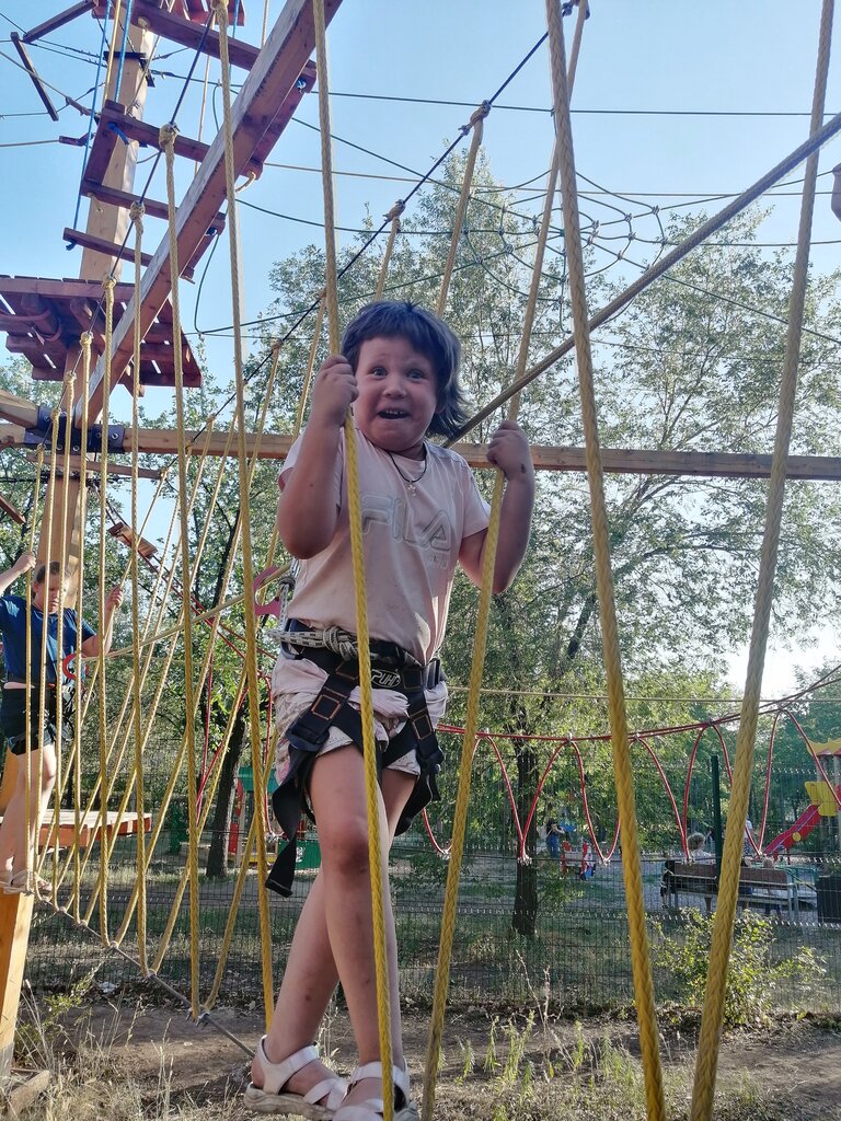 i̇pli oyun park Веревочный парк развлечений Гамми, Orenburg, foto