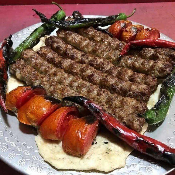 Kafe Güney Kebap İskender, İstanbul, foto