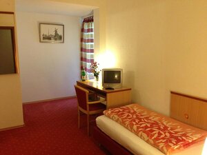 Waldhotel Porta Westfalica garni (Findelsgrund No:81, Porta Westfalica), otel  Kuzey Ren‑Vestfalya'dan
