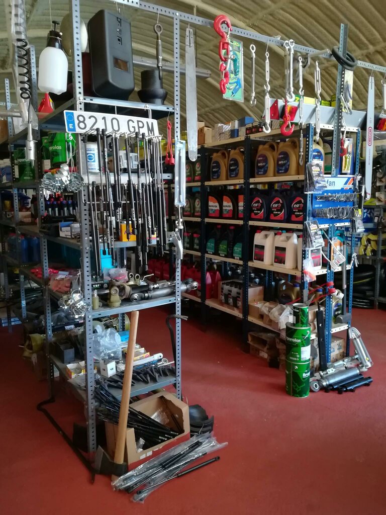 Bahçe ekipmanları ve teknolojileri Oza Recambios y Maquinaria, Galisya, foto