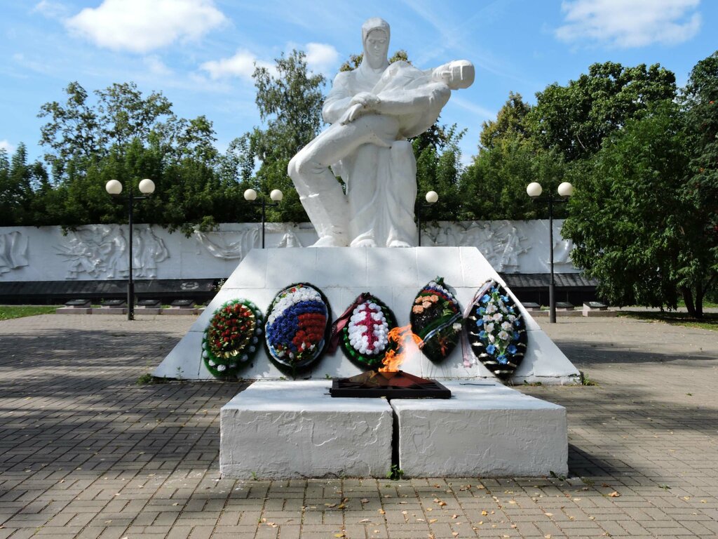 Anıt, heykel Вечный огонь, Kozelsk, foto