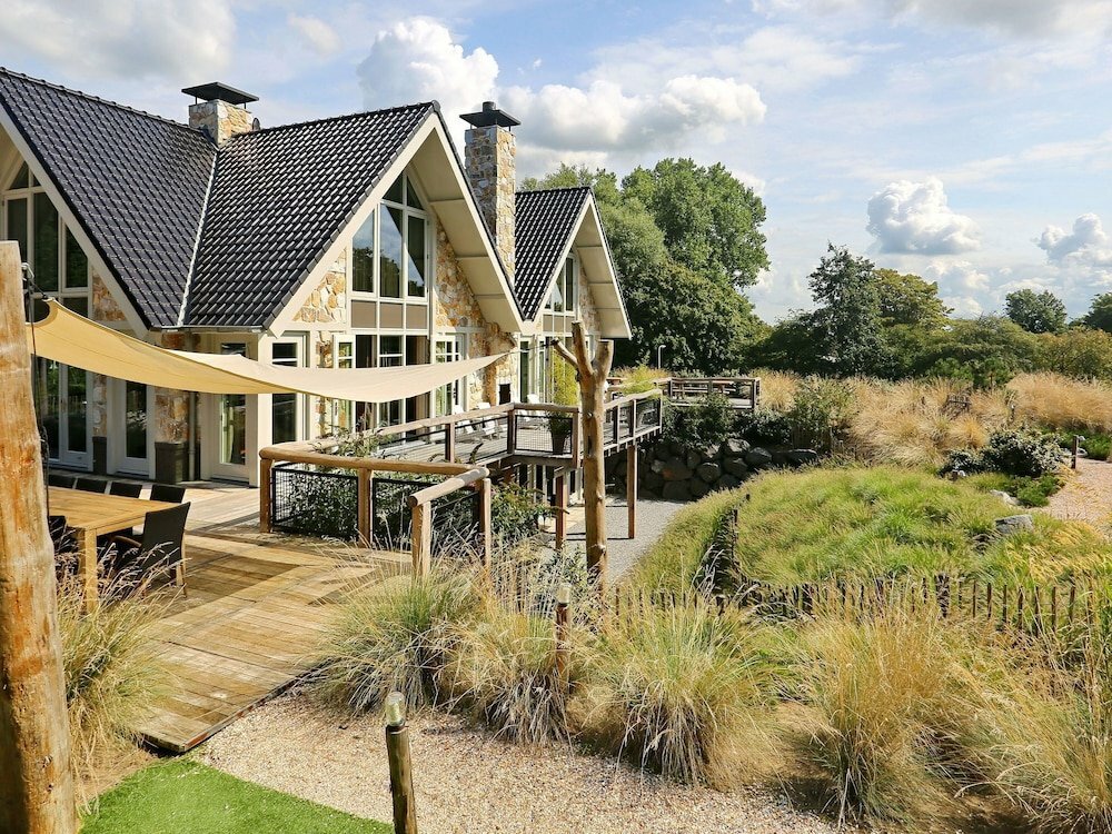 Otel Luxurious Holiday Home with Hot Tub in Noordwijk, Dünya, foto