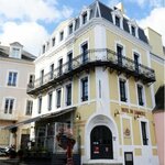 Hôtel Le Galion (Bretagne, Morbihan, Arrondissement de Lorient, Le Palais, Place de l'Hôtel de Ville, 2), otel