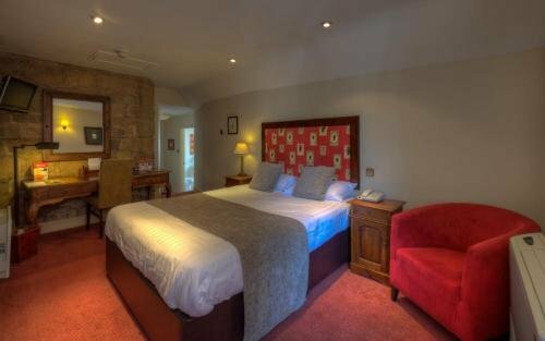 Otel Dog & Partridge Hotel by Greene King Inns, İngiltere, foto