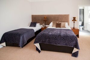 Invernairne Guest House (Scotland, Highland, Nairn, Thurlow Road), otel