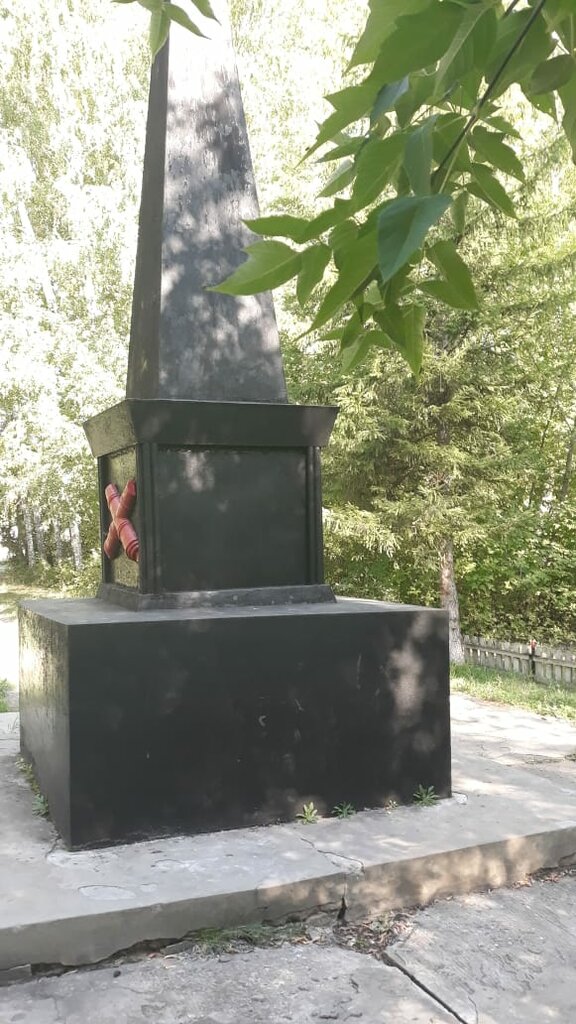 Anıt, heykel Воинам-землякам, погибшим в годы Великой Отечественной войны, Altayski krayı, foto