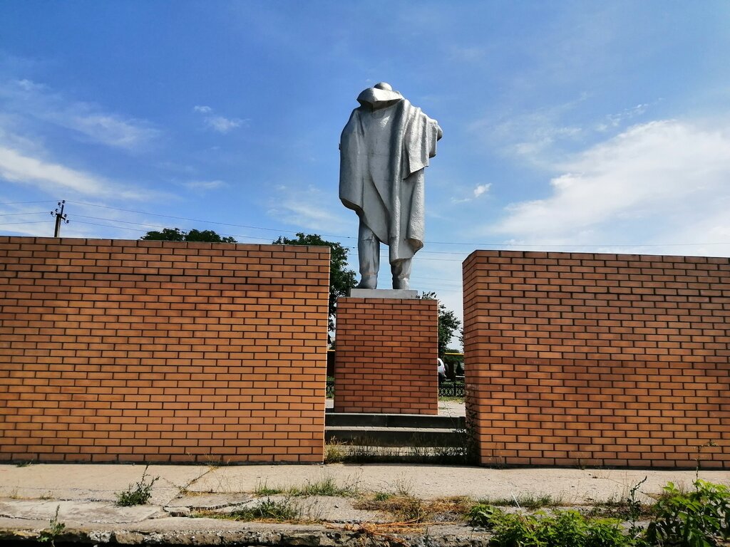 Anıt, heykel Захоронение воинов Великой Отечественной войны, Rostovskaya oblastı, foto
