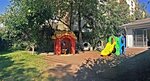 Jardín Infantil Yumbel Montessori (Santiago Metropolitan Region, Provincia de Santiago, Comuna de Las Condes, Martín de Zamora, 5185), çocuk oyunları ve oyuncakları