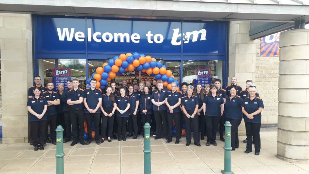 i̇ndirim ve fırsat sistemleri B&m Store, Leeds, foto