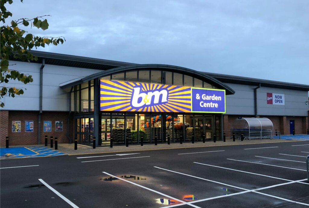 Şans oyunları B&m Store with Garden Centre, İngiltere, foto