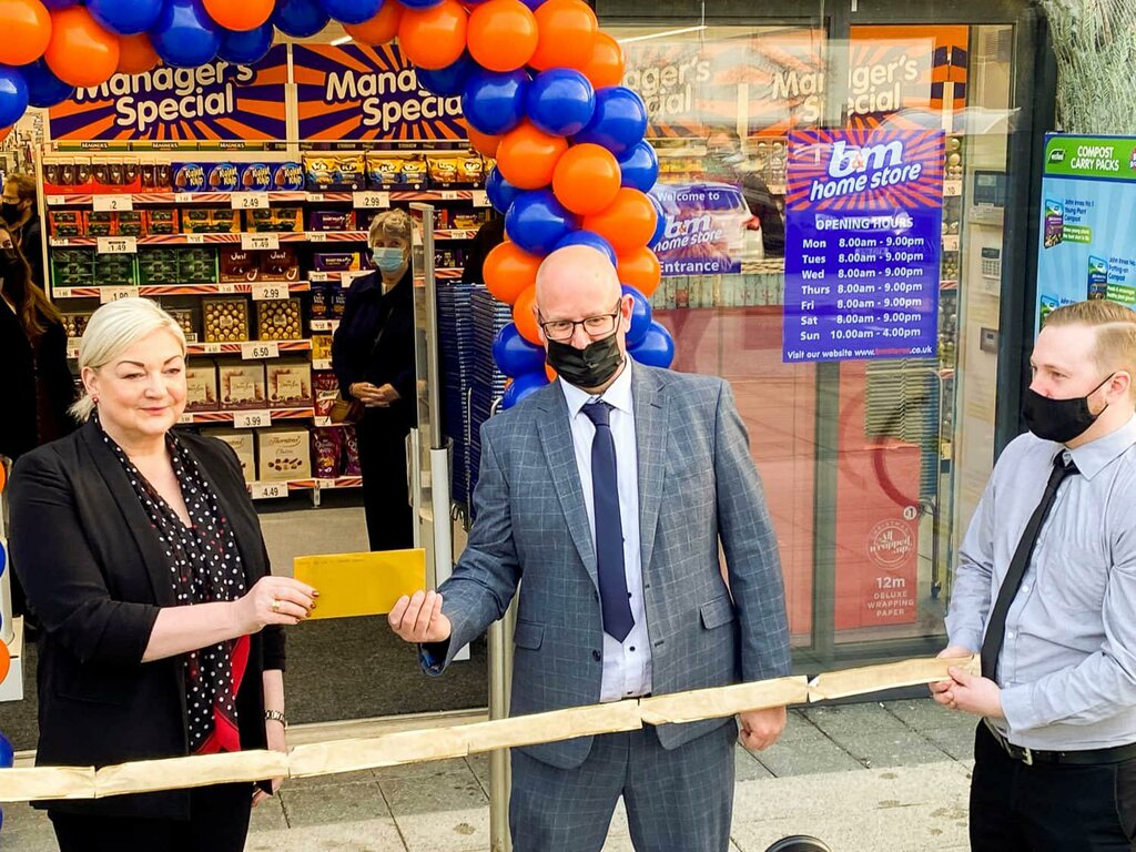 i̇ndirim ve fırsat sistemleri B&m Home Store with Garden Centre, İngiltere, foto