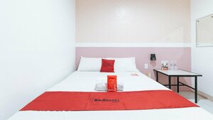 RedDoorz near SM Calamba - Vaccinated Staff (Manila South Road), otel  Calamba'dan