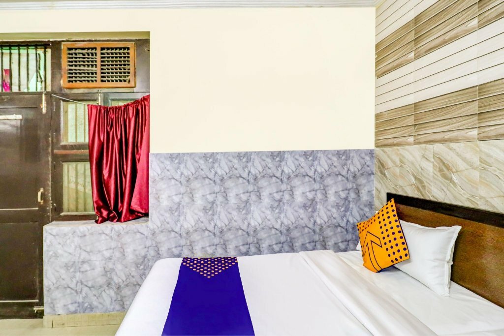Otel Spot On 77870 Maa Gayatri Guest House, , foto