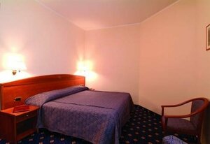 Hotel Rossi (Domagnano, via XXV Marzo), otel  Dünya'dan