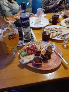 Taverna Parnas (Gazovikov Street No:61, Tyumen), restoran  Tiumen'den