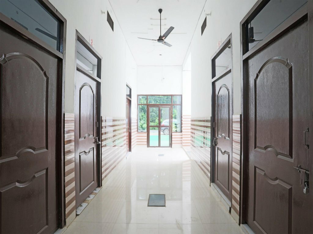 Otel Oyo 46228 Krishna Residency, Noida, foto